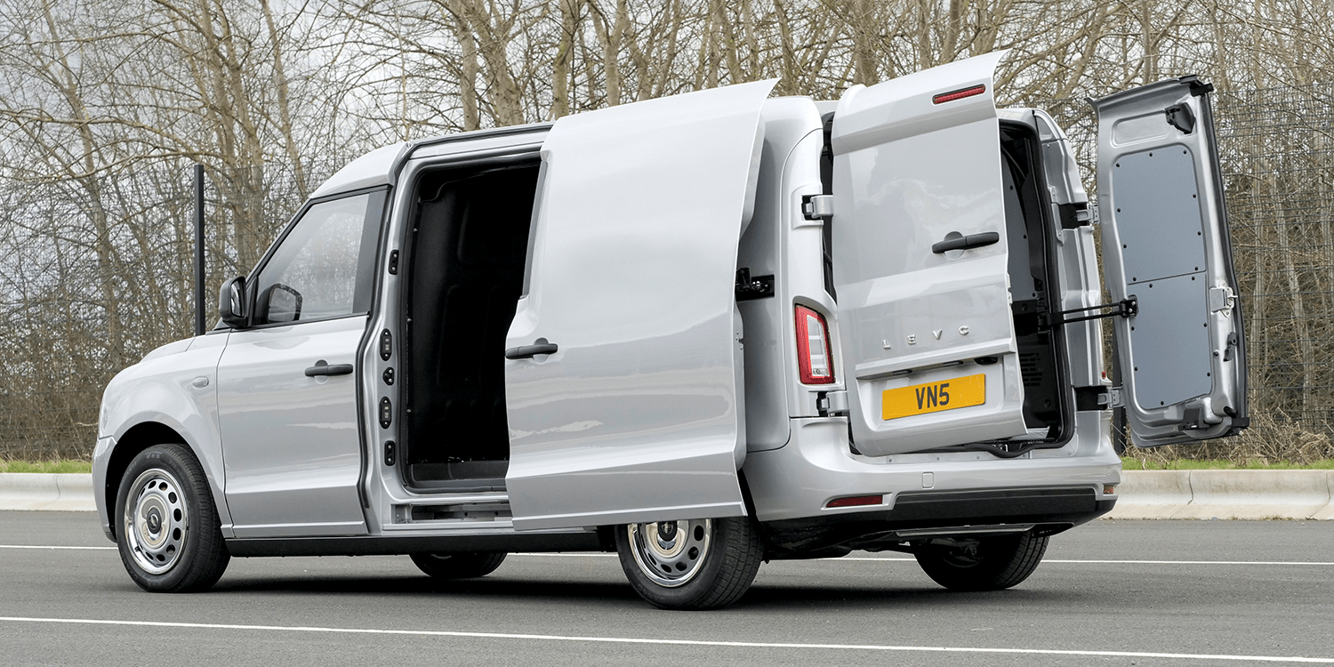 LEVC bautiza a su primer transportista eléctrico VN5 - electrive.com