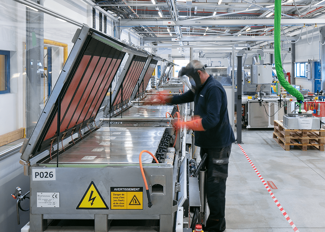 Volkswagen considers sourcing solid-state batteries from Blue Solutions ...