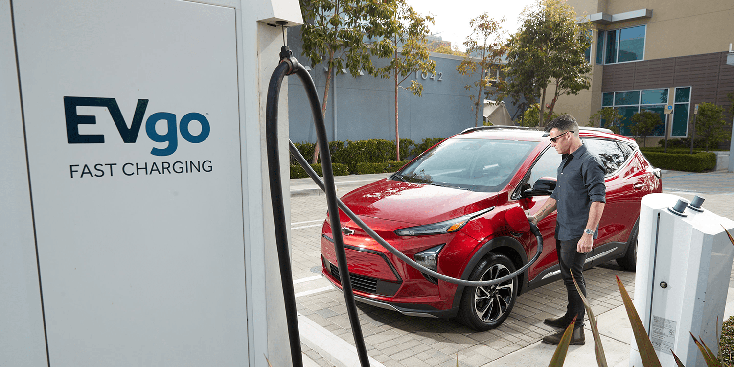 Badar Khan sucederá a Cathy Zoi como CEO de EVgo - electrive.com