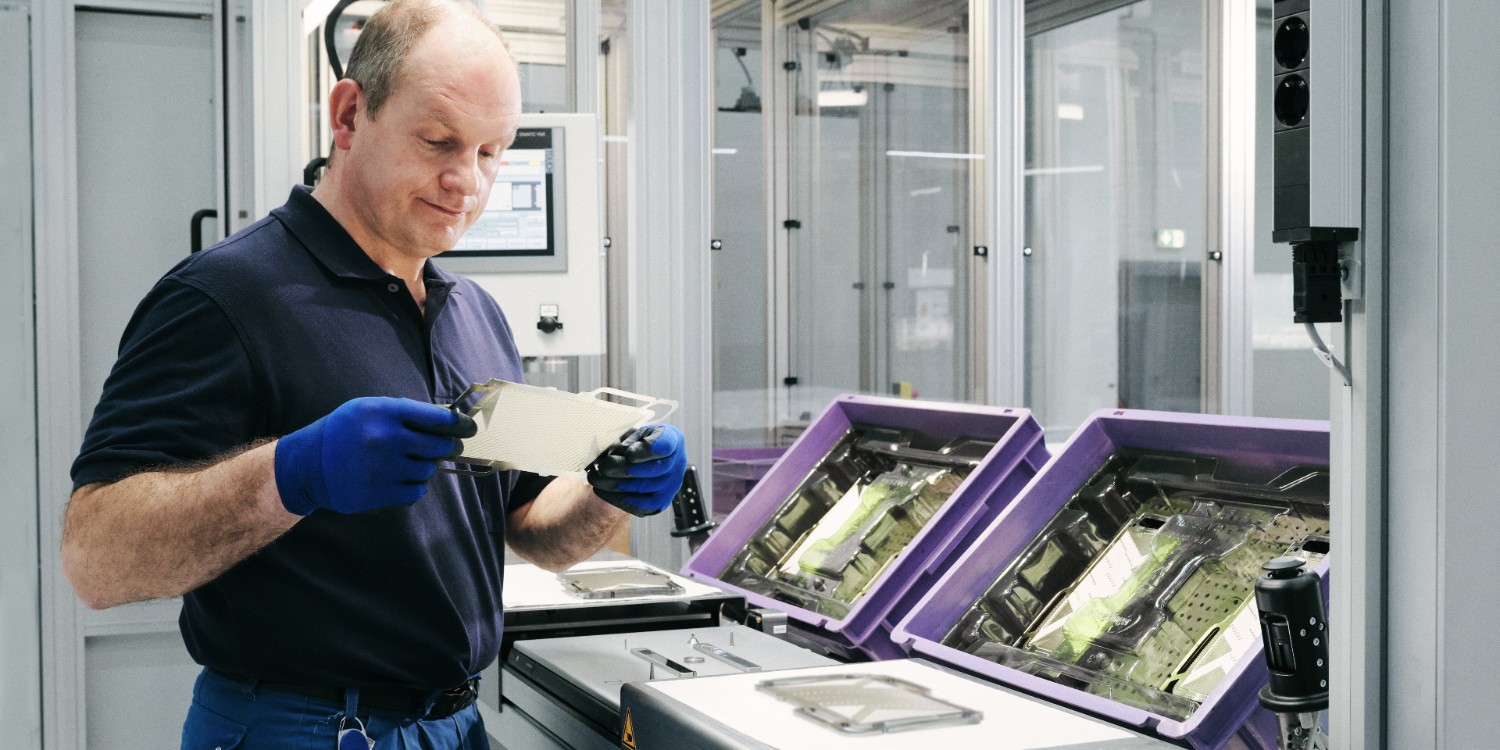 EKPO Fuel Cell receives major order from European OEM - electrive.com