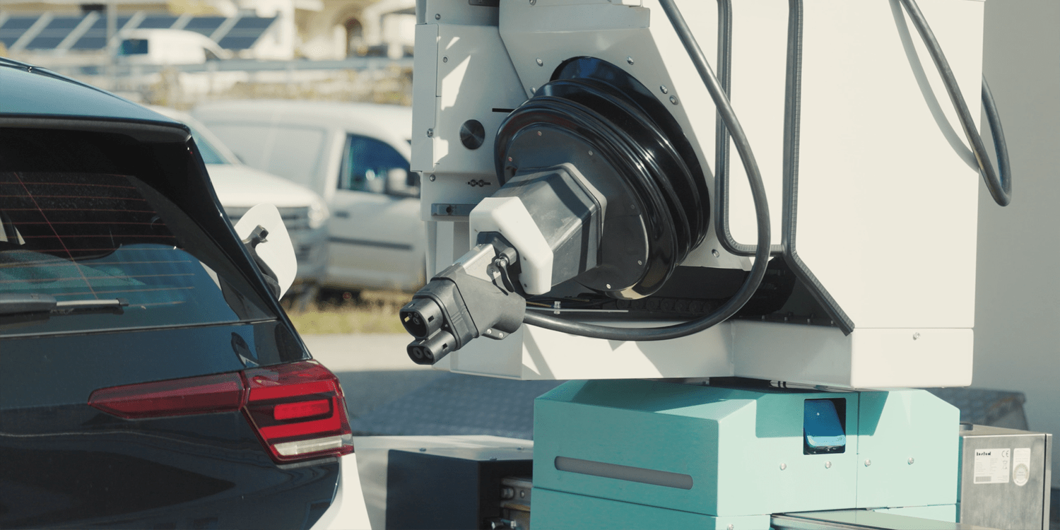 Charging robot CHARbO now one step closer to roll-out (video ...