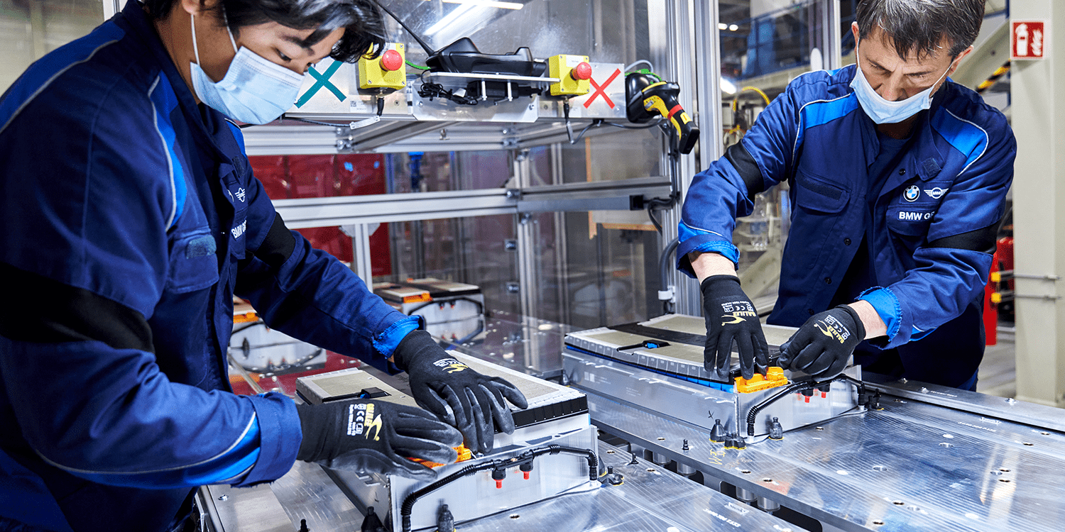EU sets the stage for comprehensive battery market regulations ...