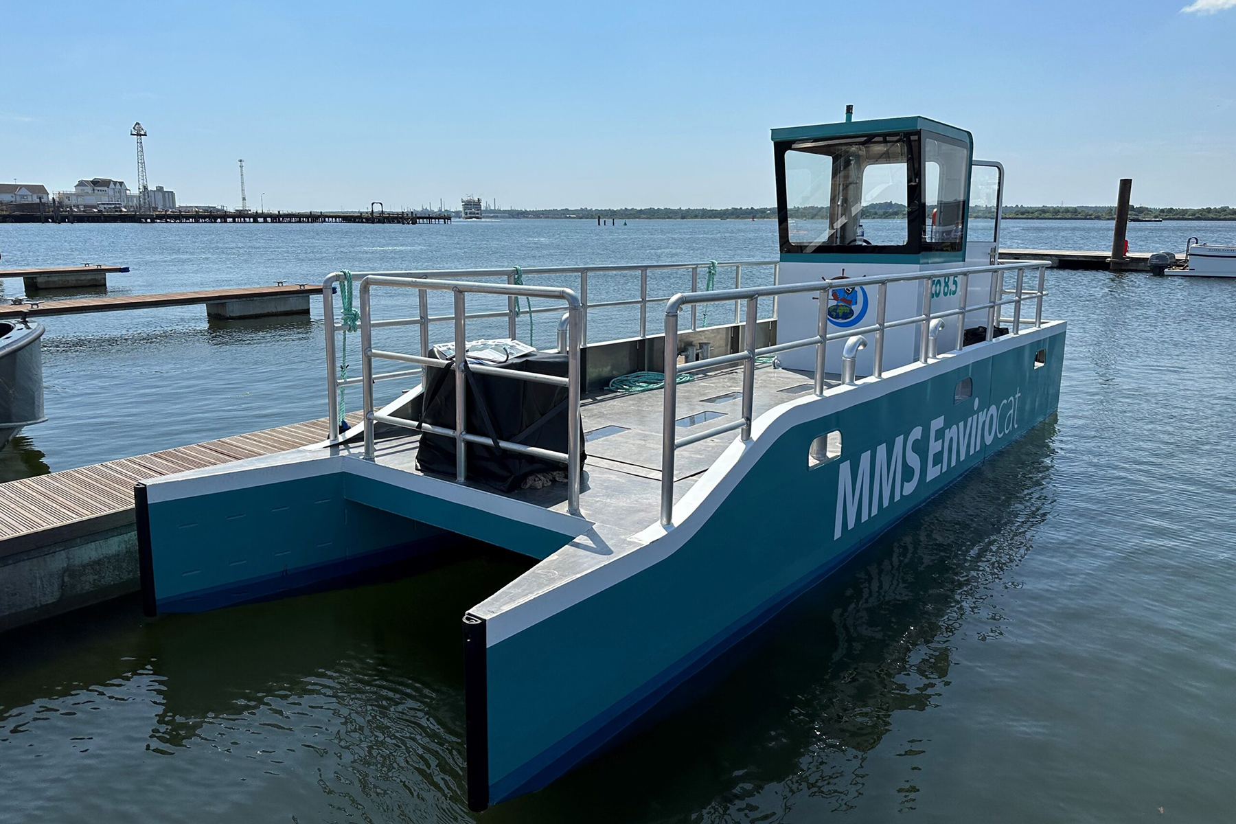 Zero-emission work boat to clean up waterways - electrive.com