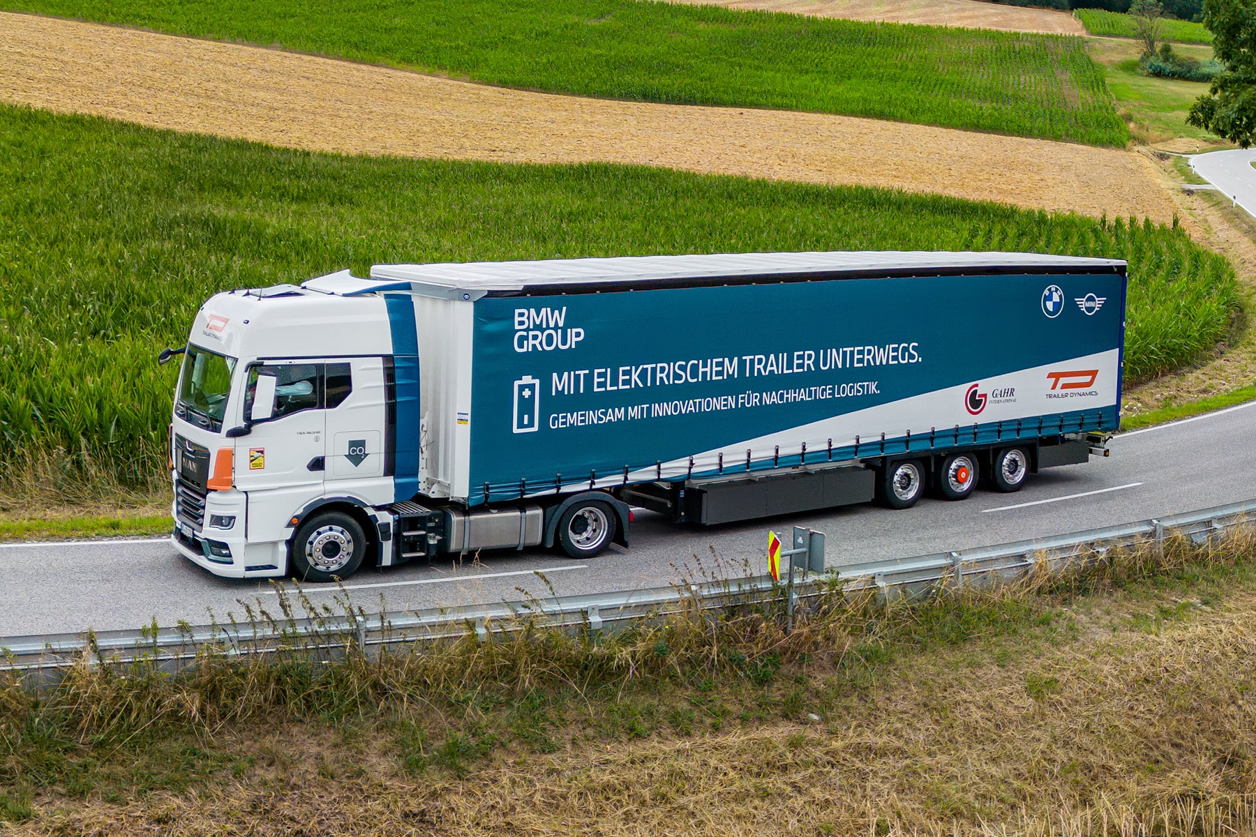 BMW starts testing eTrailer for logistics purposes - electrive.com