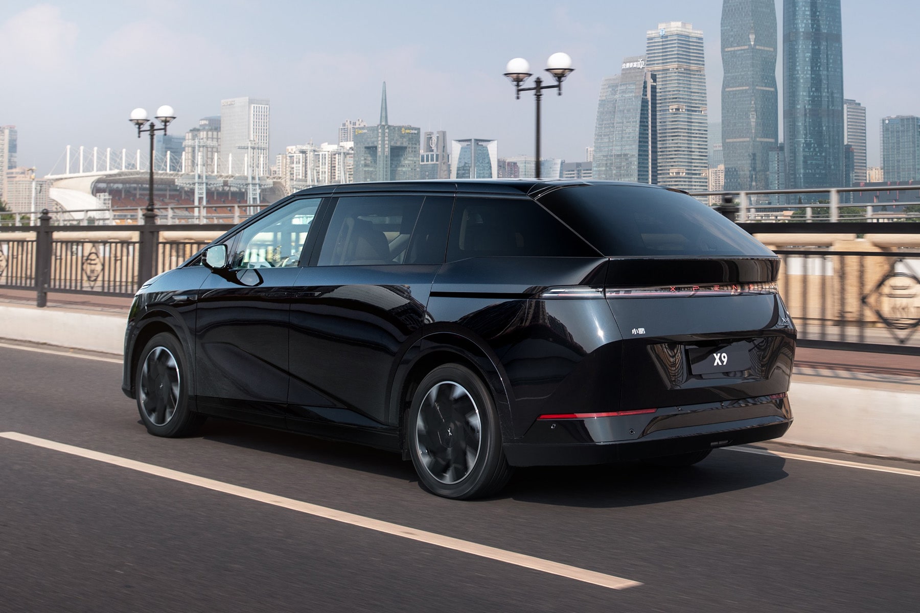 Xpeng unveils X9 electric van - electrive.com