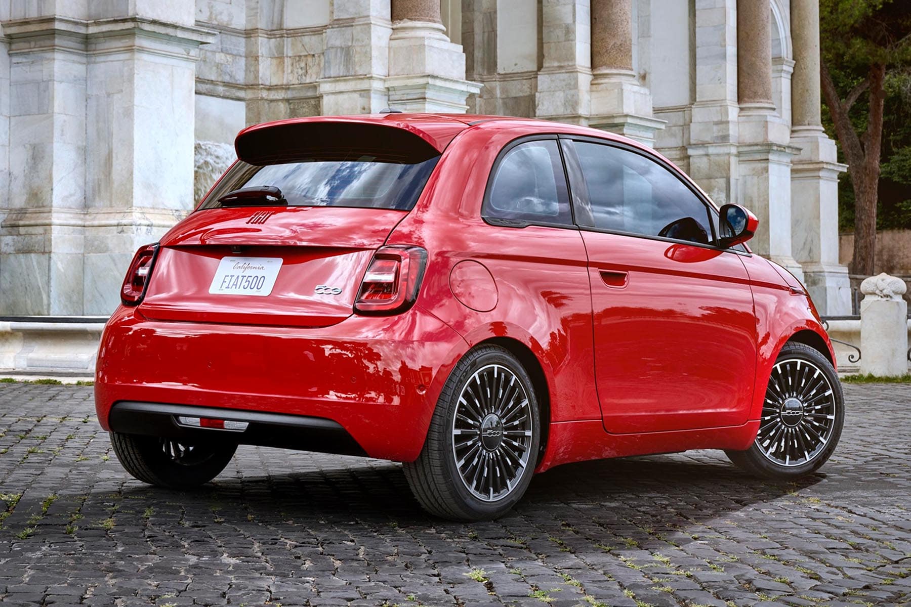 Stellantis paraliza de nuevo la producción del Fiat 500e - electrive.com