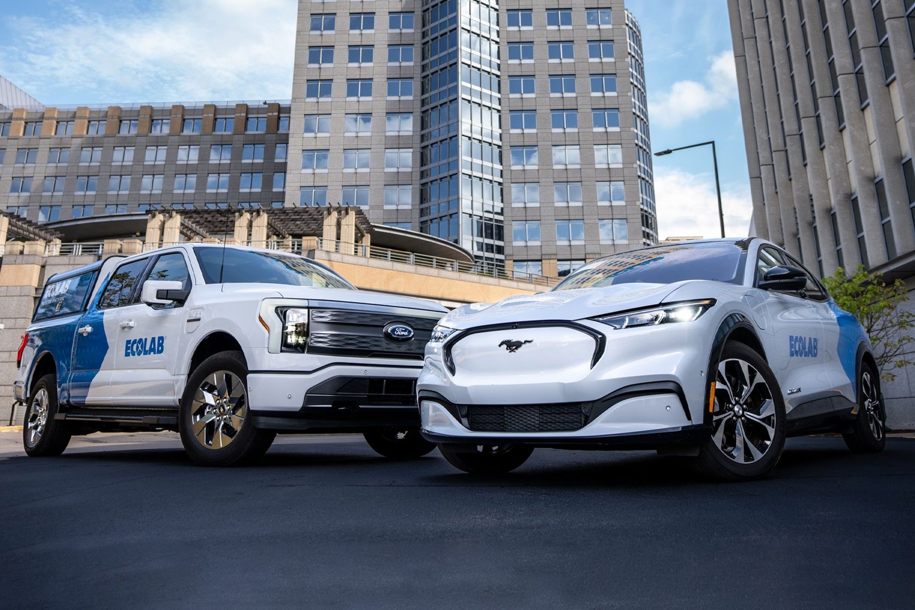 Ford Pro sells 1,000 Mustang Mach E and F-150 Lightning trucks ...