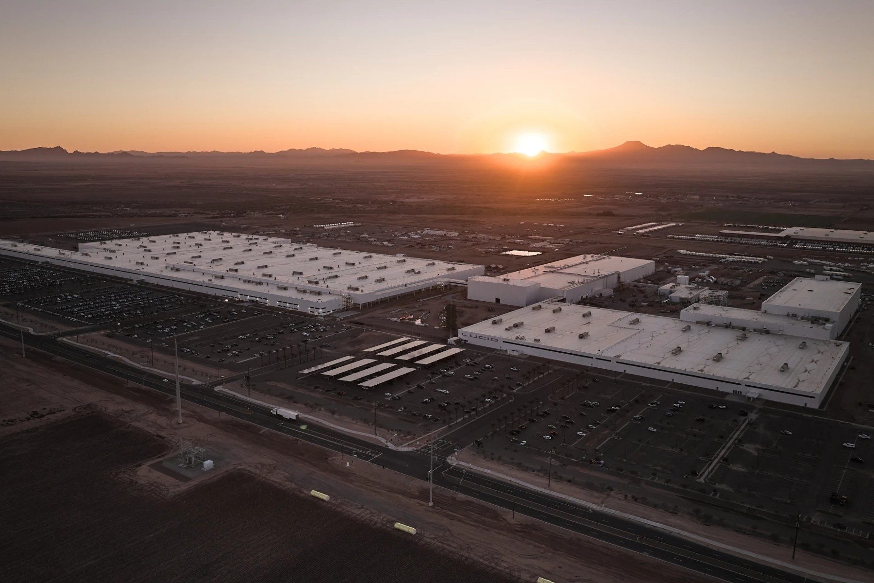 Lucid commissions expansion of its Advanced Manufacturing Plant in the US - electrive.com