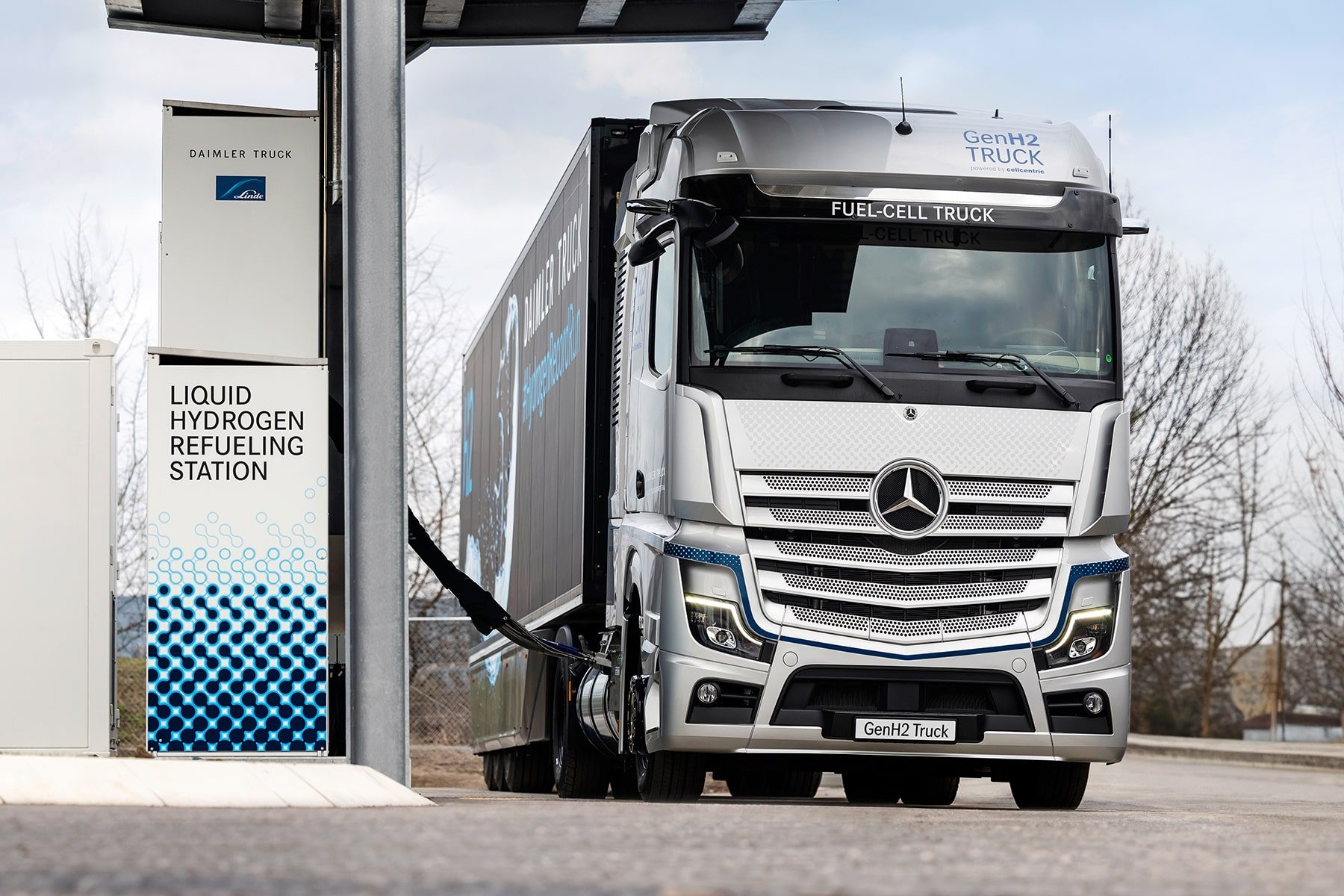 Daimler Truck and Linde show fuelling solution for liquid hydrogen ...