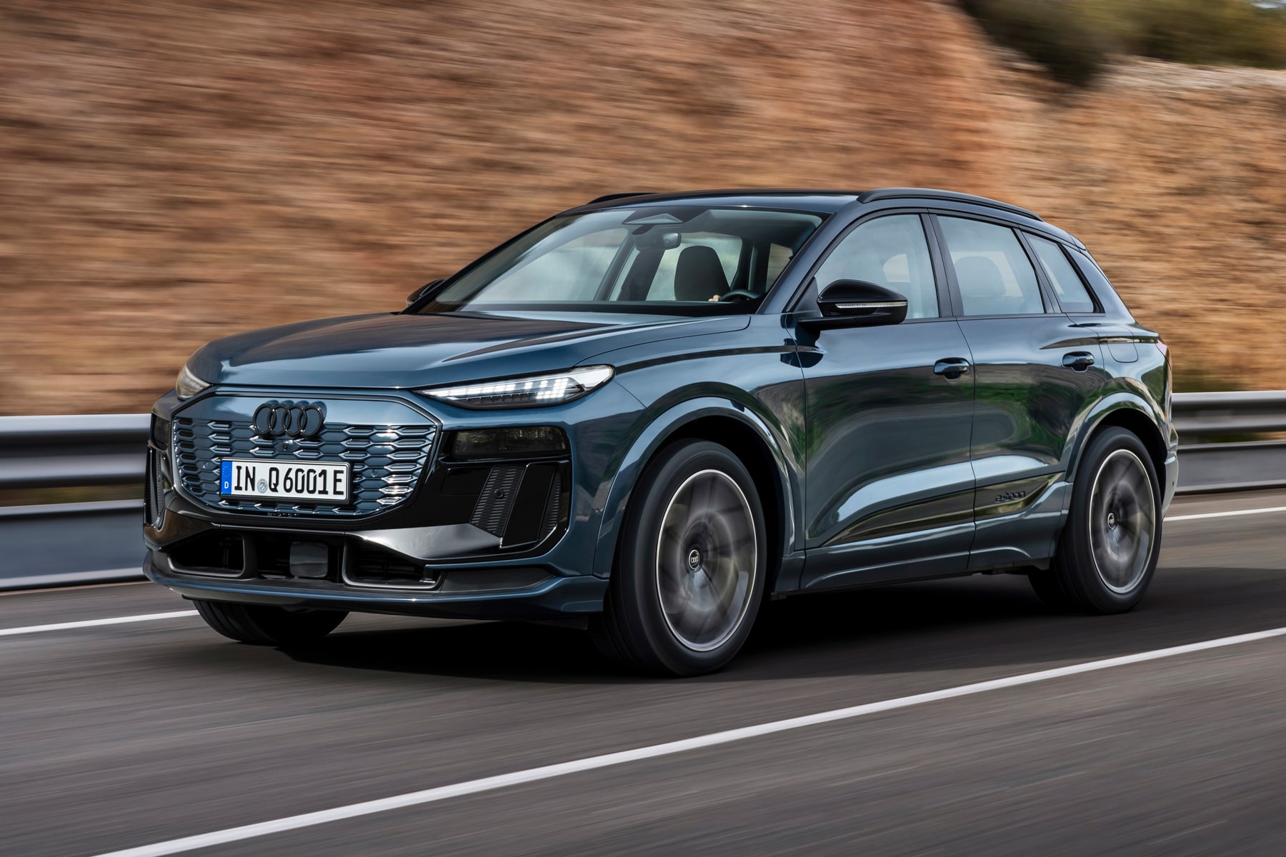 Audi announces prices for the Q6 e-tron model line - electrive.com