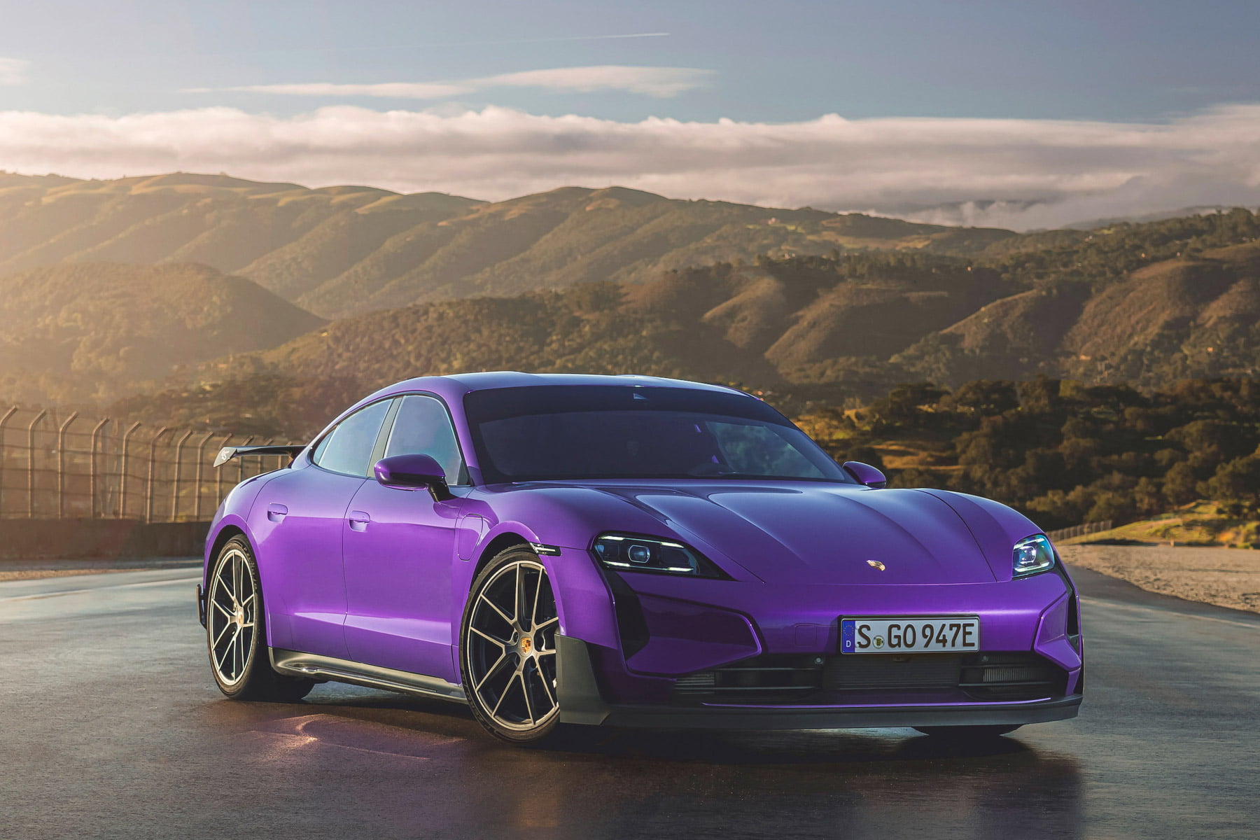 Porsche Taycan Turbo GT: The Taycan for the racetrack - electrive.com