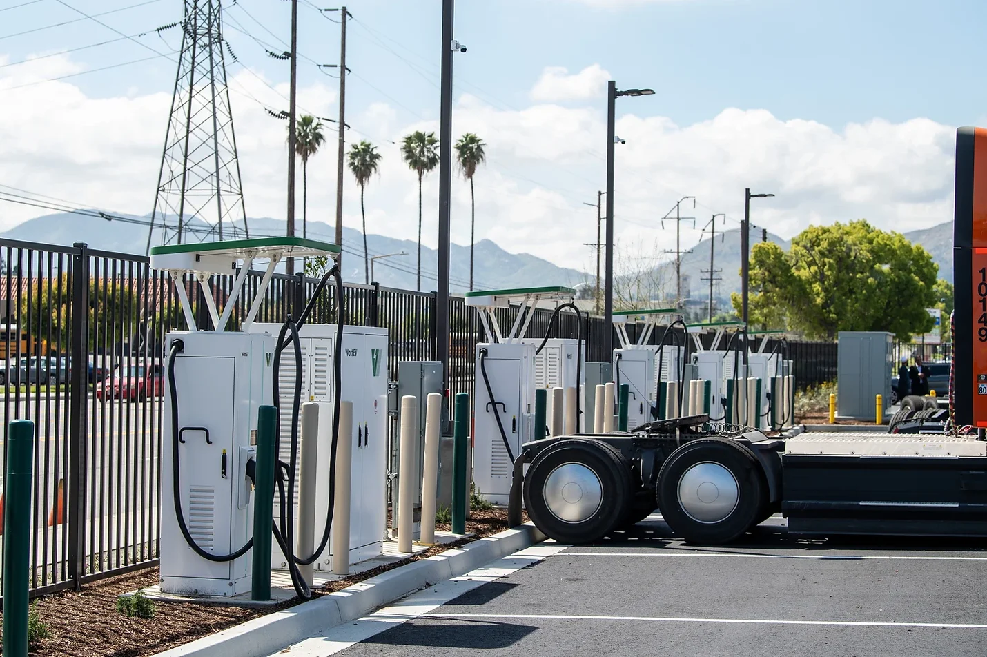 More megawatt charging comes to California - electrive.com