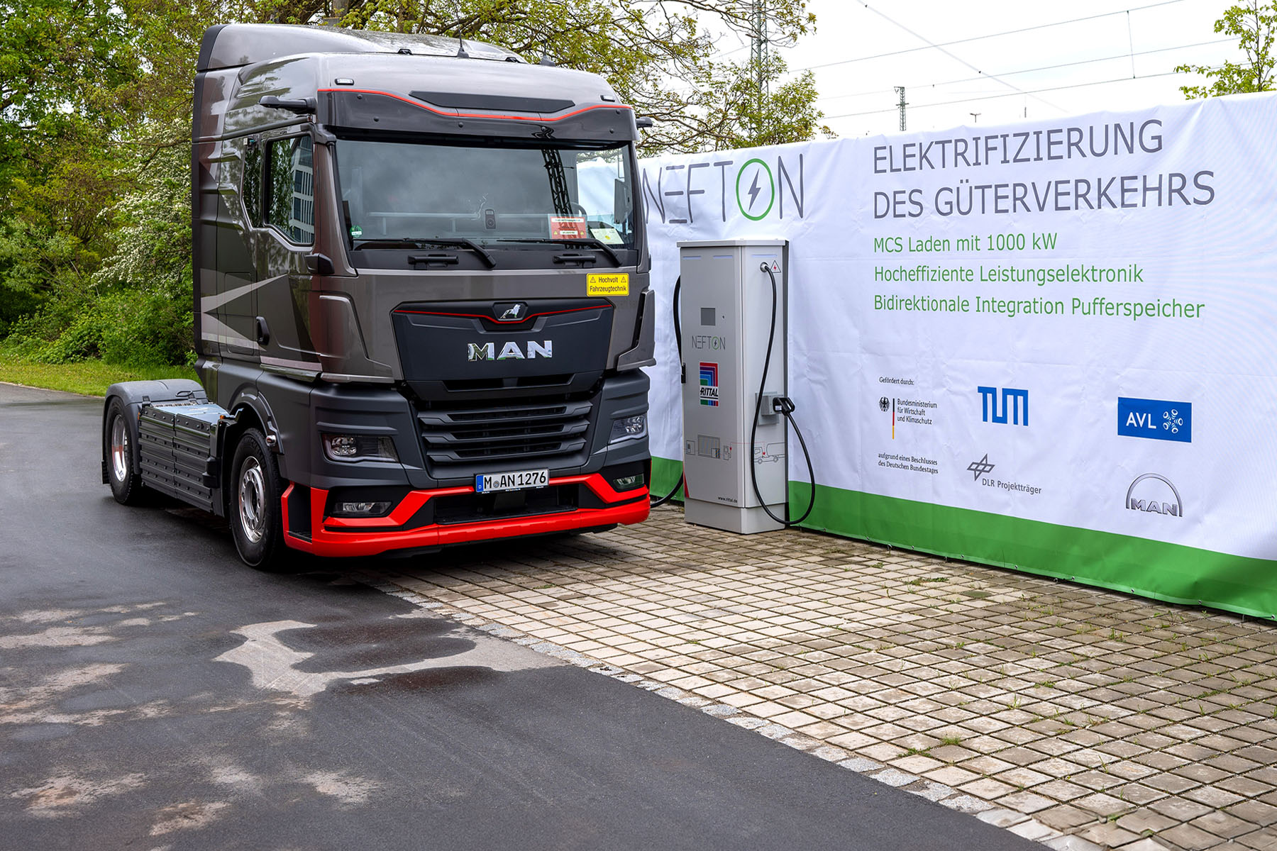 NEFTON project: Plug in, charge megawatts - electrive.com