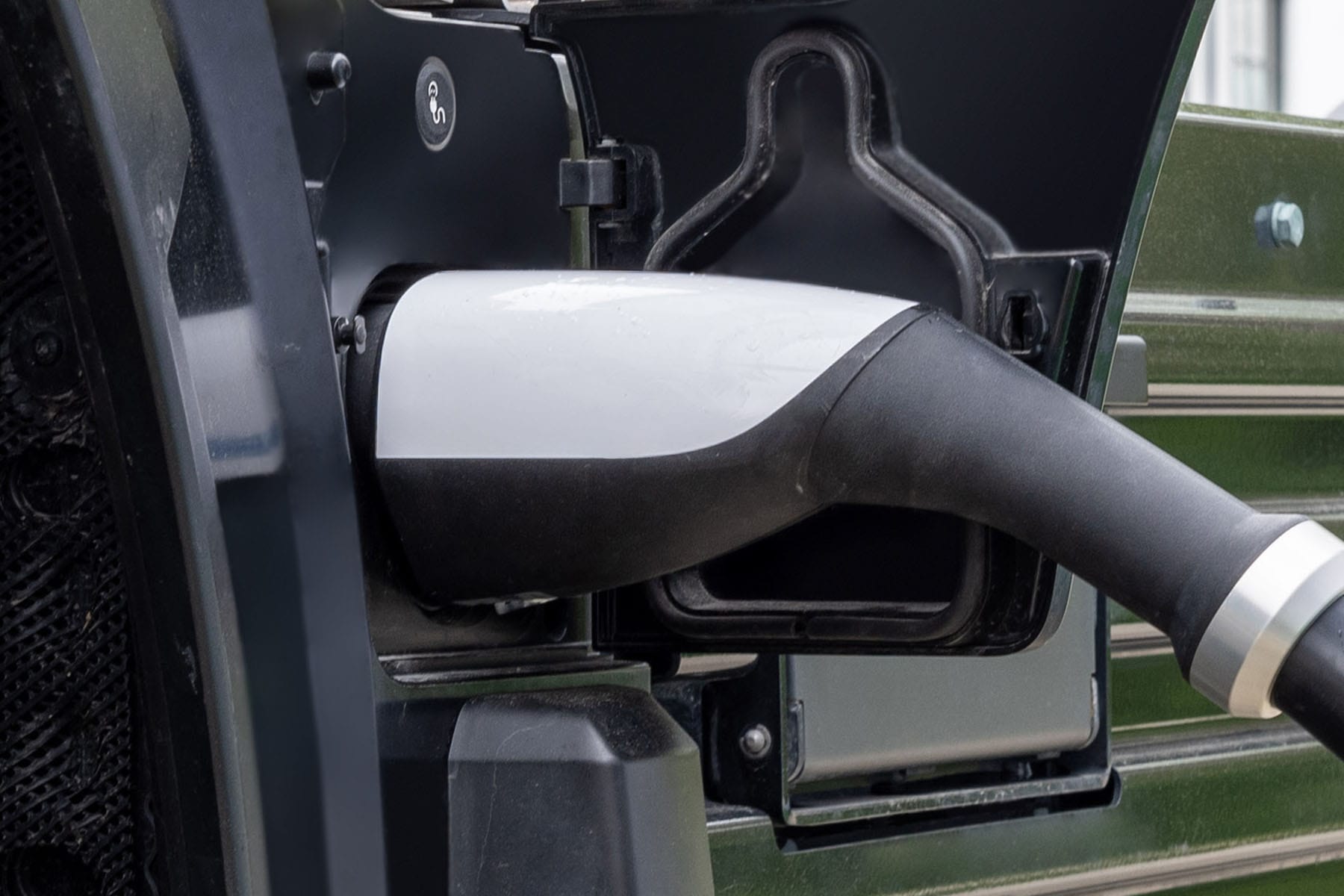 E.ON, Voltix and GreenWay to build 330 MCS chargers for trucks across ...