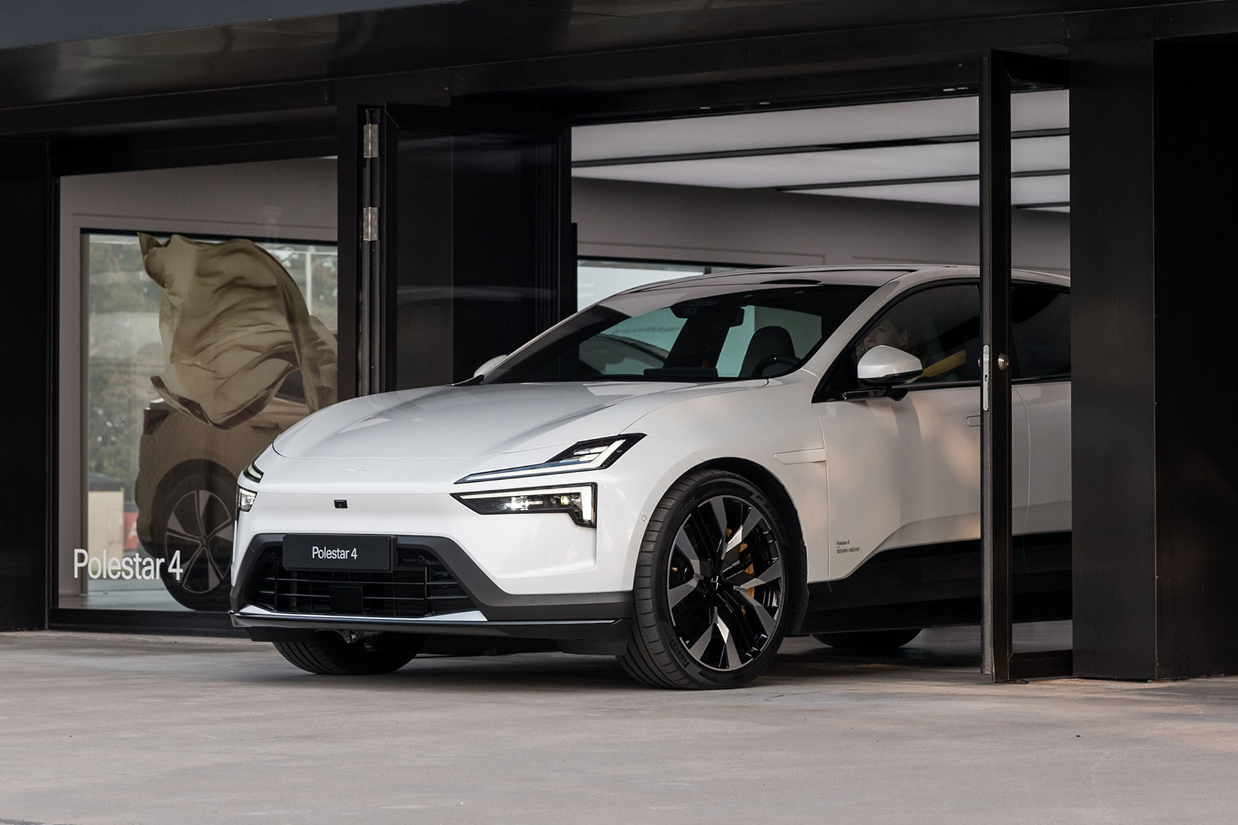 Geely founder Li Shifu invests $200 million in Polestar - electrive.com