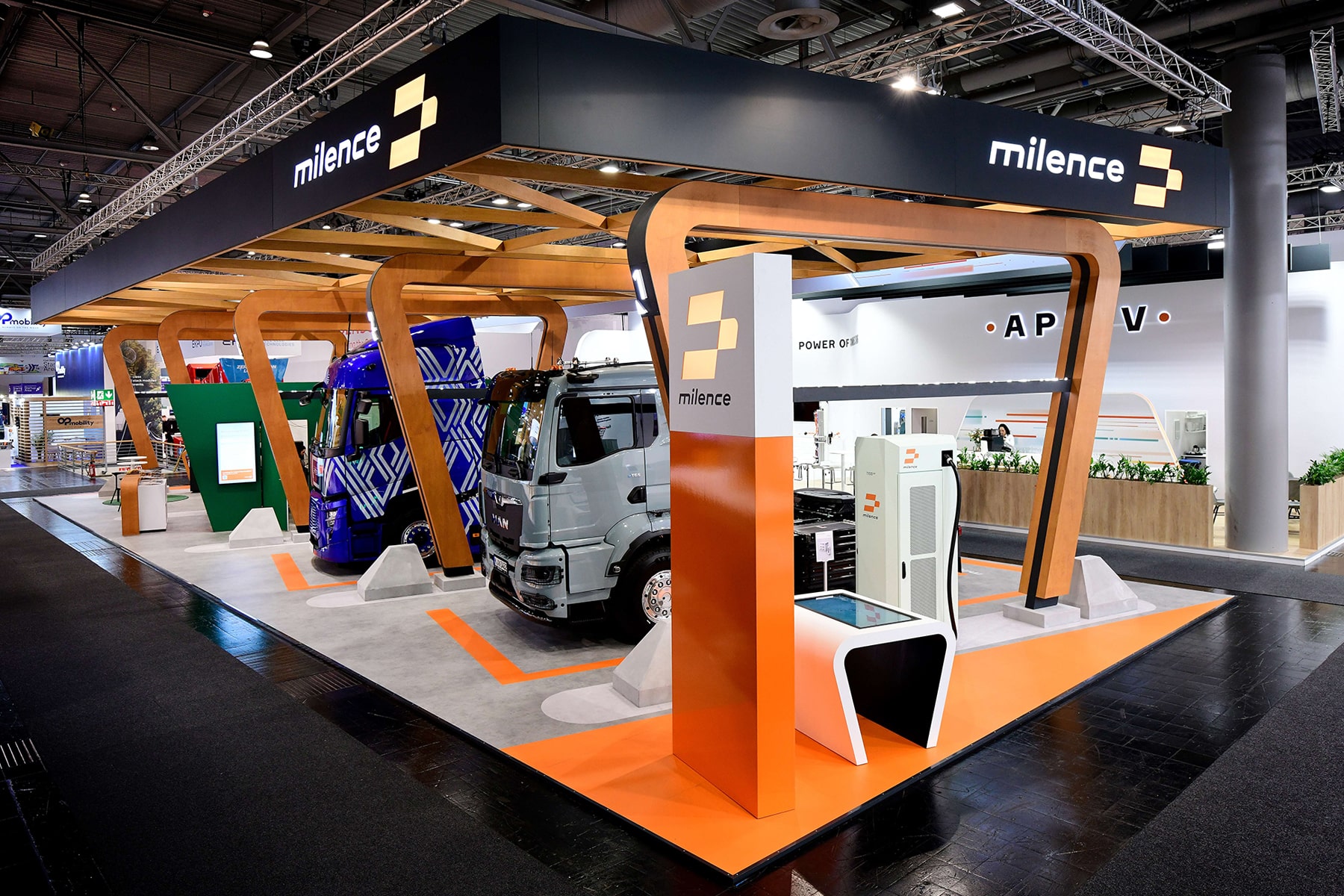 Milence planea 70 centros de recarga de camiones para 2025 - electrive.com