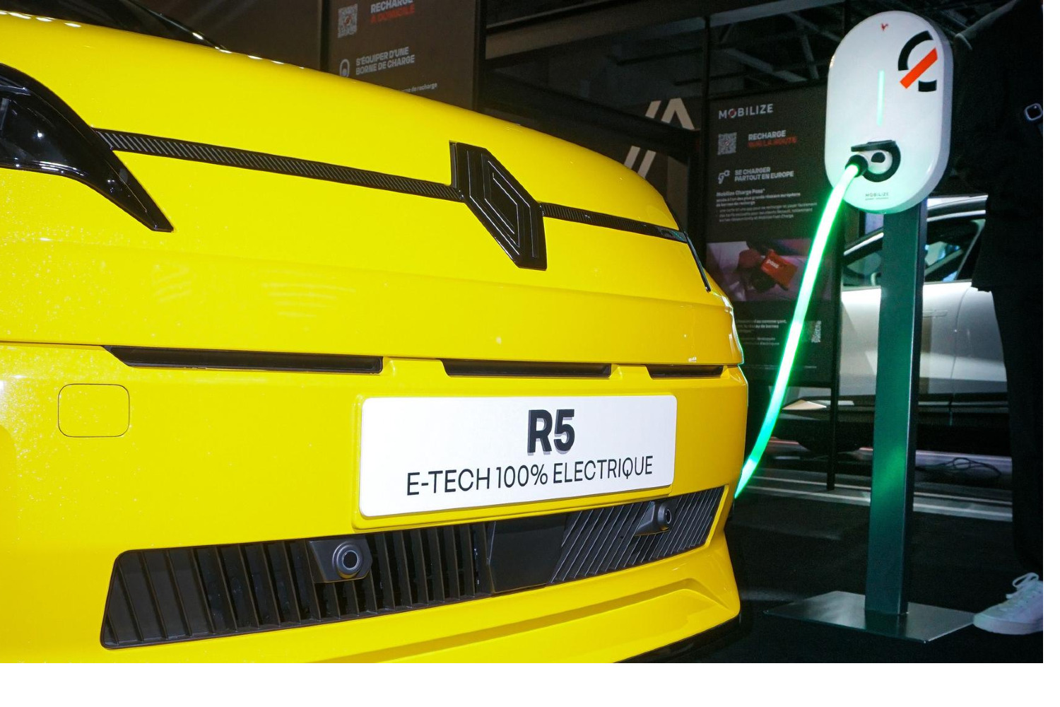 Renault and The Mobility House launch V2G project in France - electrive.com