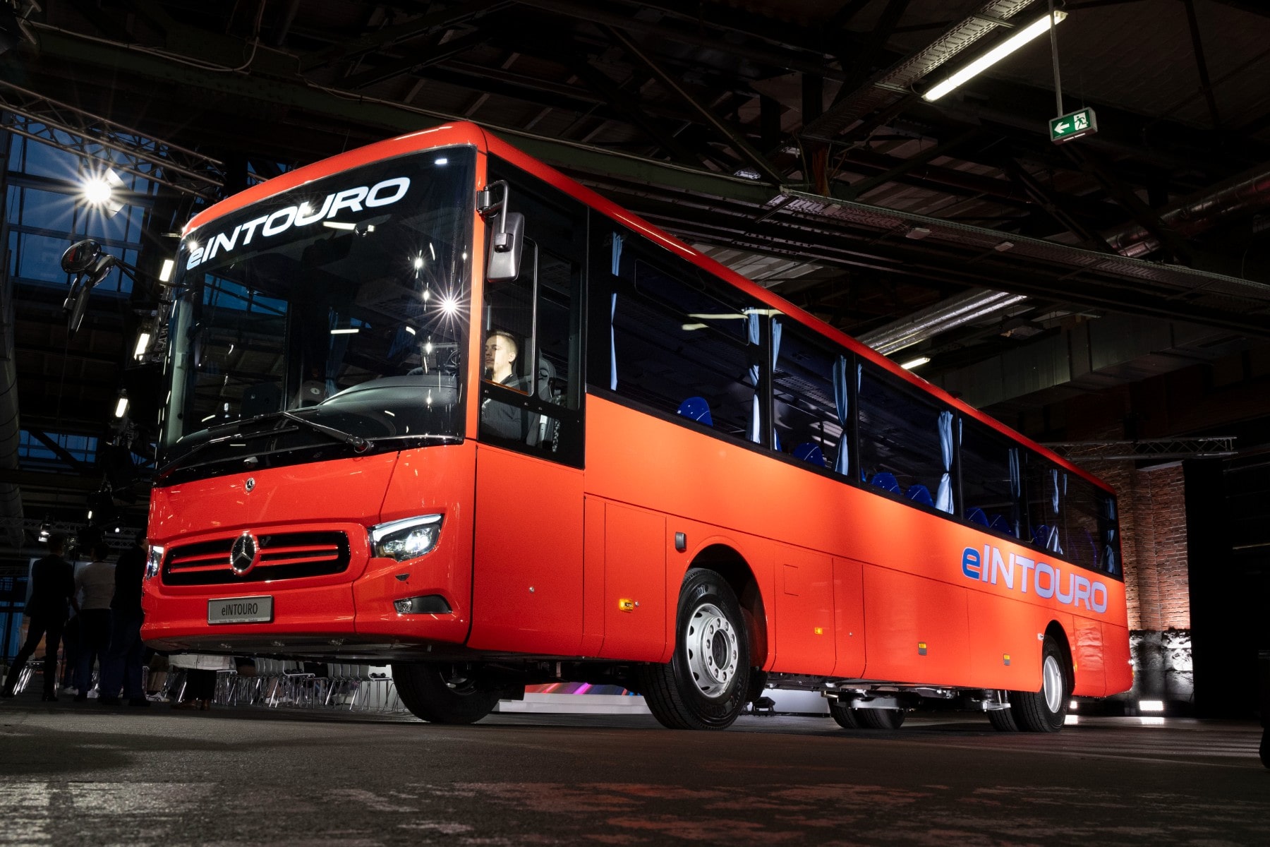 Intouro electrified: Mercedes-Benz unveils first electric intercity bus ...