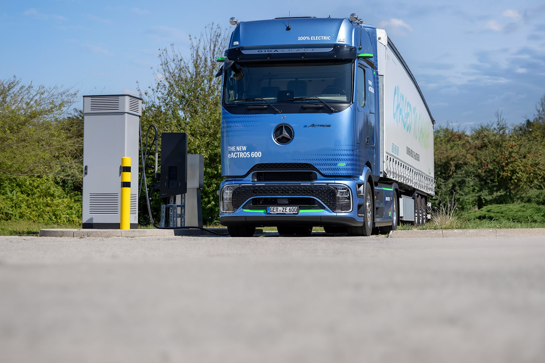 ¿Cuándo tendremos una norma para reservar estaciones de recarga para camiones? - electrive.com