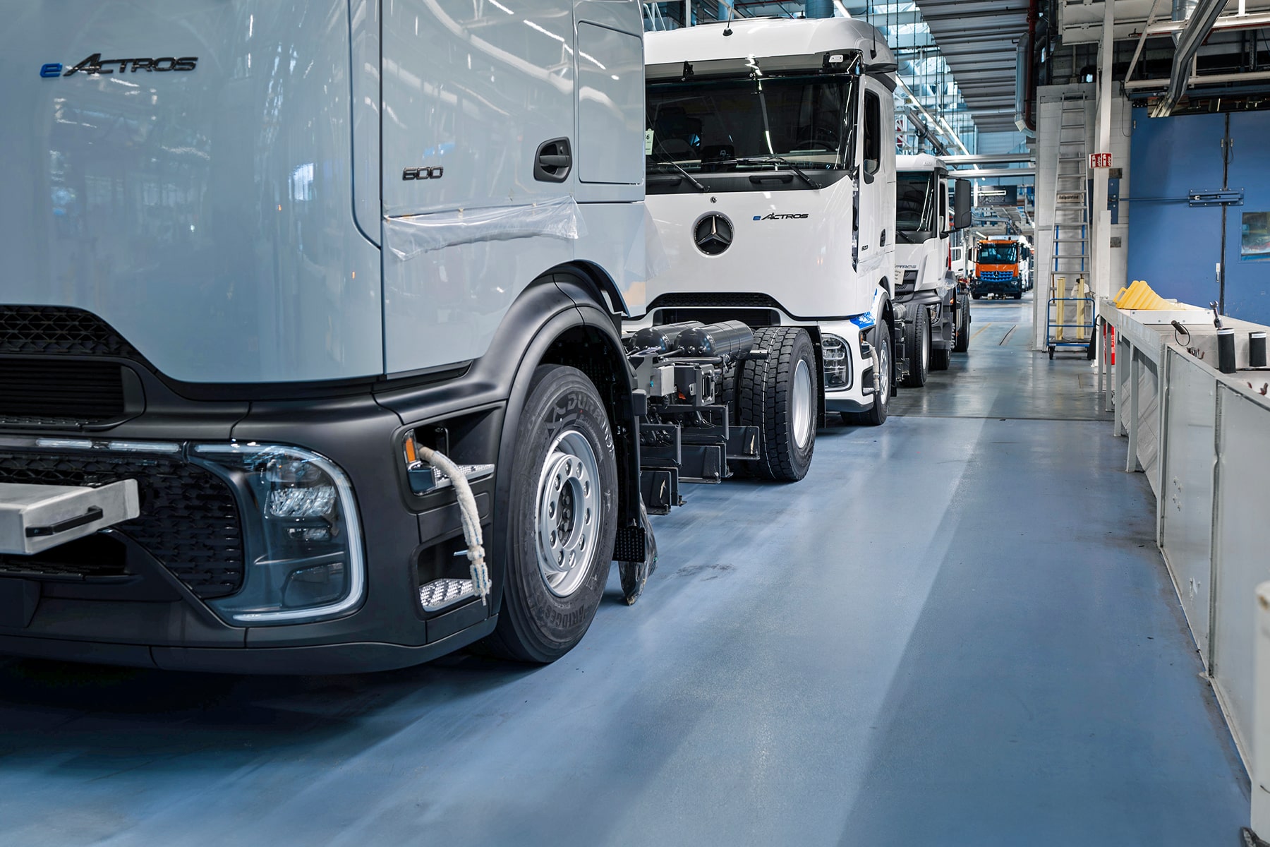 Daimler Truck sends the eActros 600 into series production - electrive.com