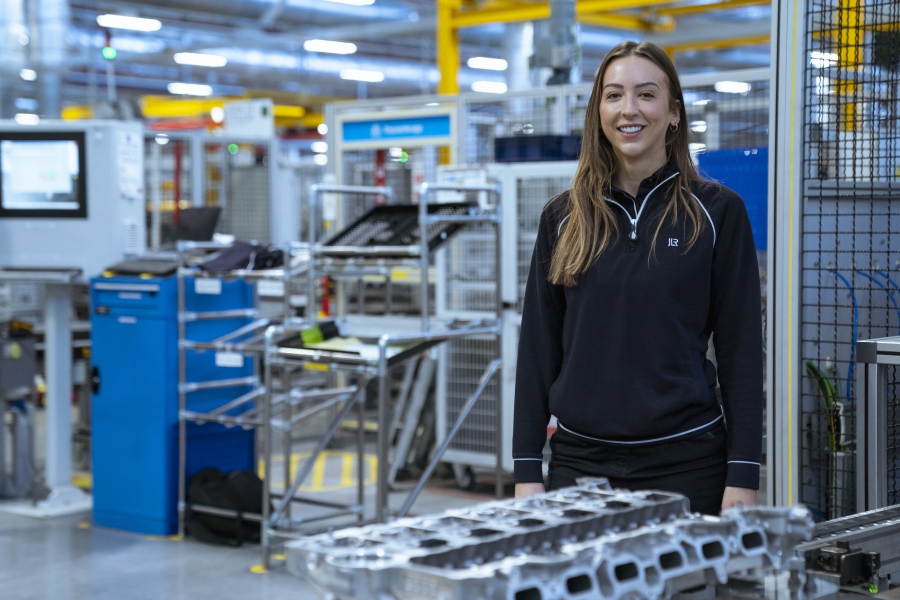 UK: JLR hires engineers to support EV production - electrive.com