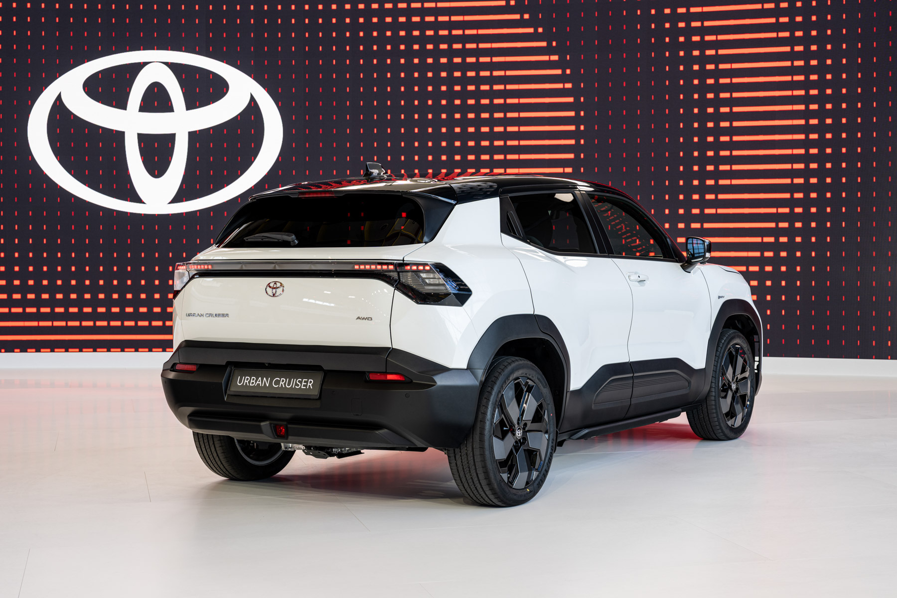 Norway’s new car market maintains 98% EV share - electrive.com