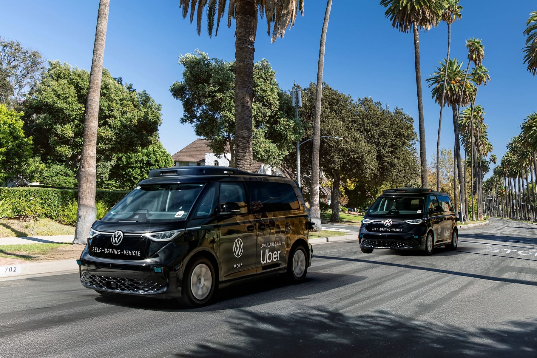 Volkswagen and Uber team up on robotaxis - electrive.com