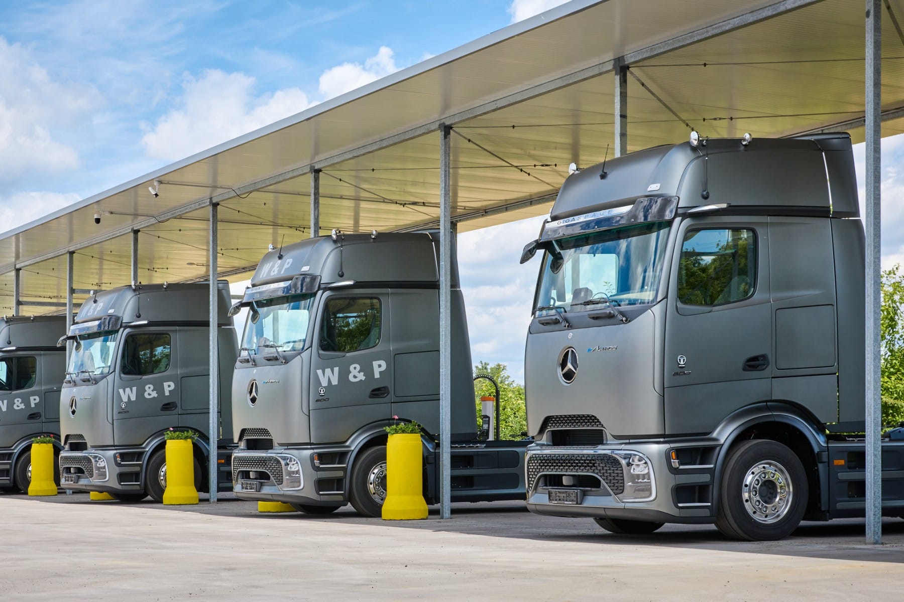 Spedition W&P adds 20 electric trucks to fleet - electrive.com