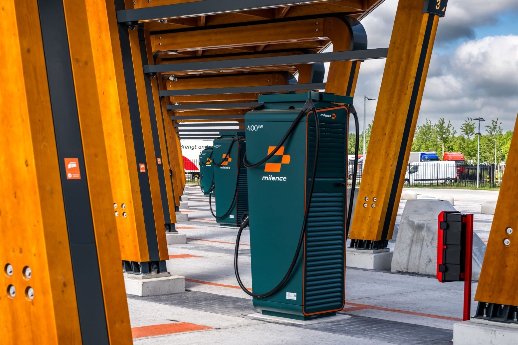 Milence opens Netherlands' first megawatt charger - electrive.com