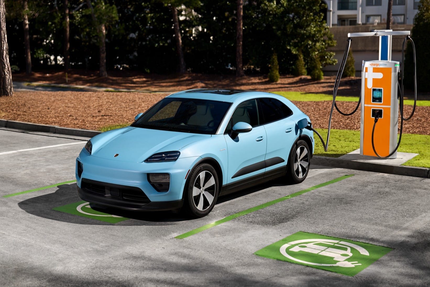 Porsche adds 97,000 ChargePoint stations to US charging service ...