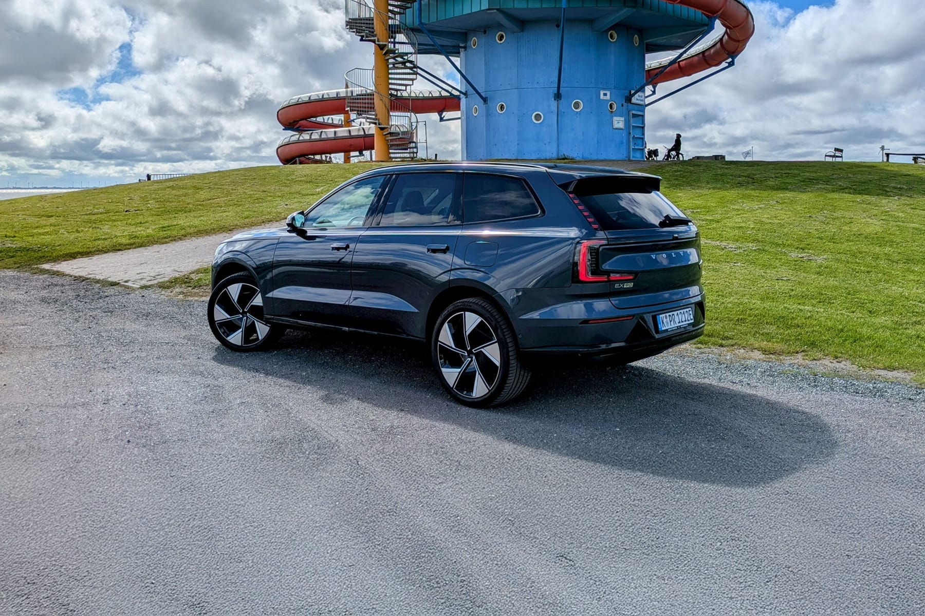 Volvo EX90 Single Motor Plus: the land cruiser - electrive.com