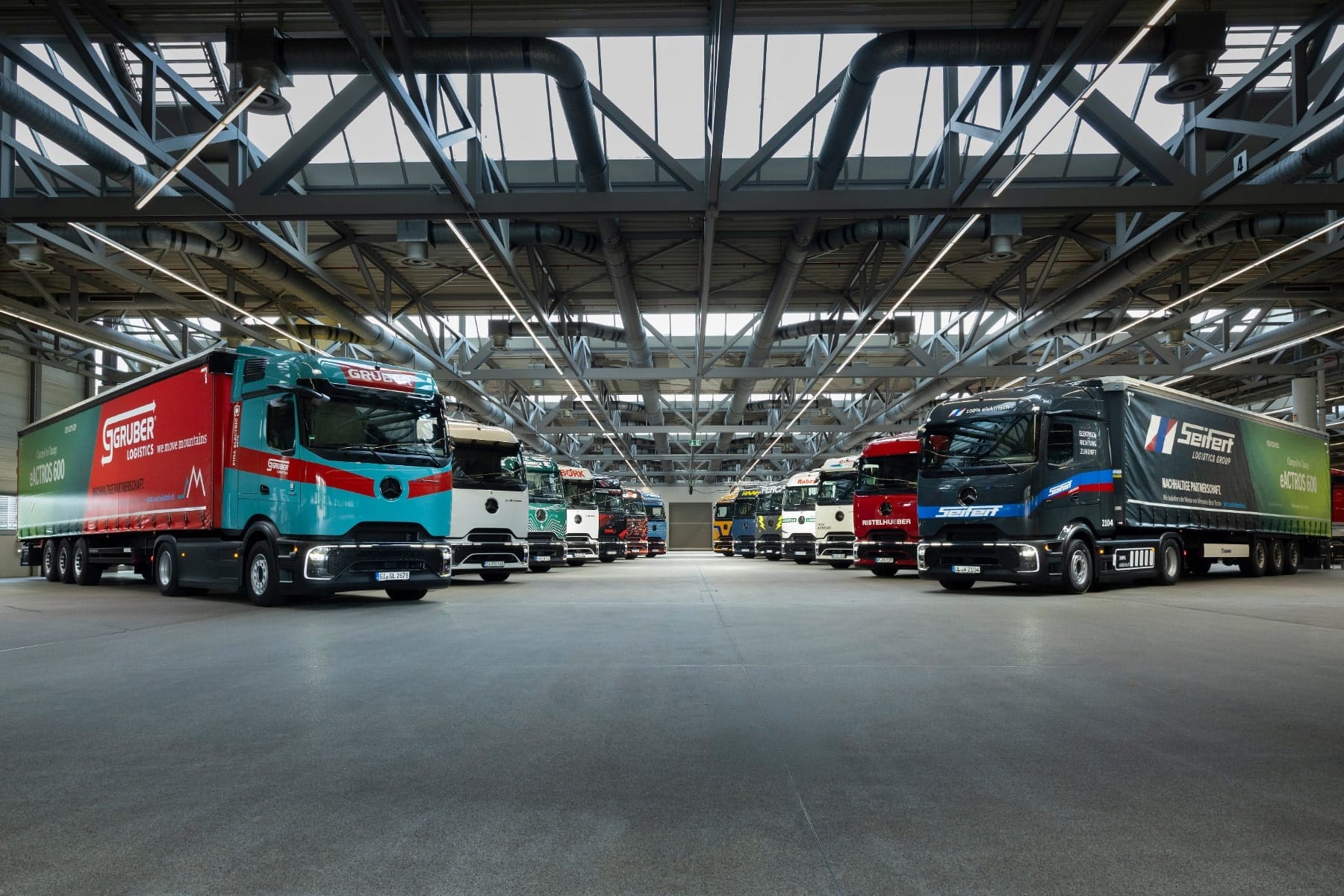 Daimler Truck deploys 14 eActros 600 for inbound logistics - electrive.com