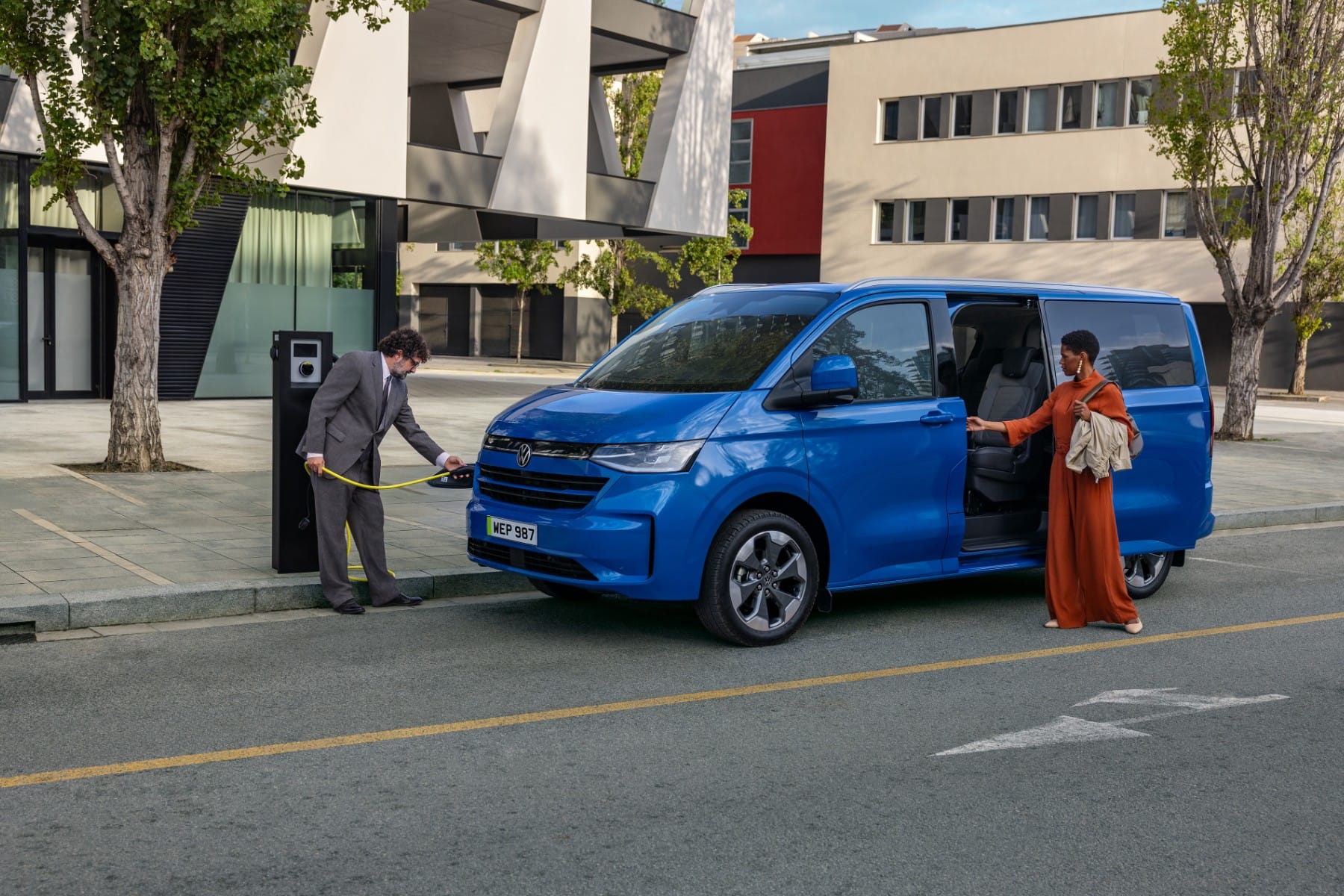 Volkswagen expands all-electric Transporter line-up in the UK ...