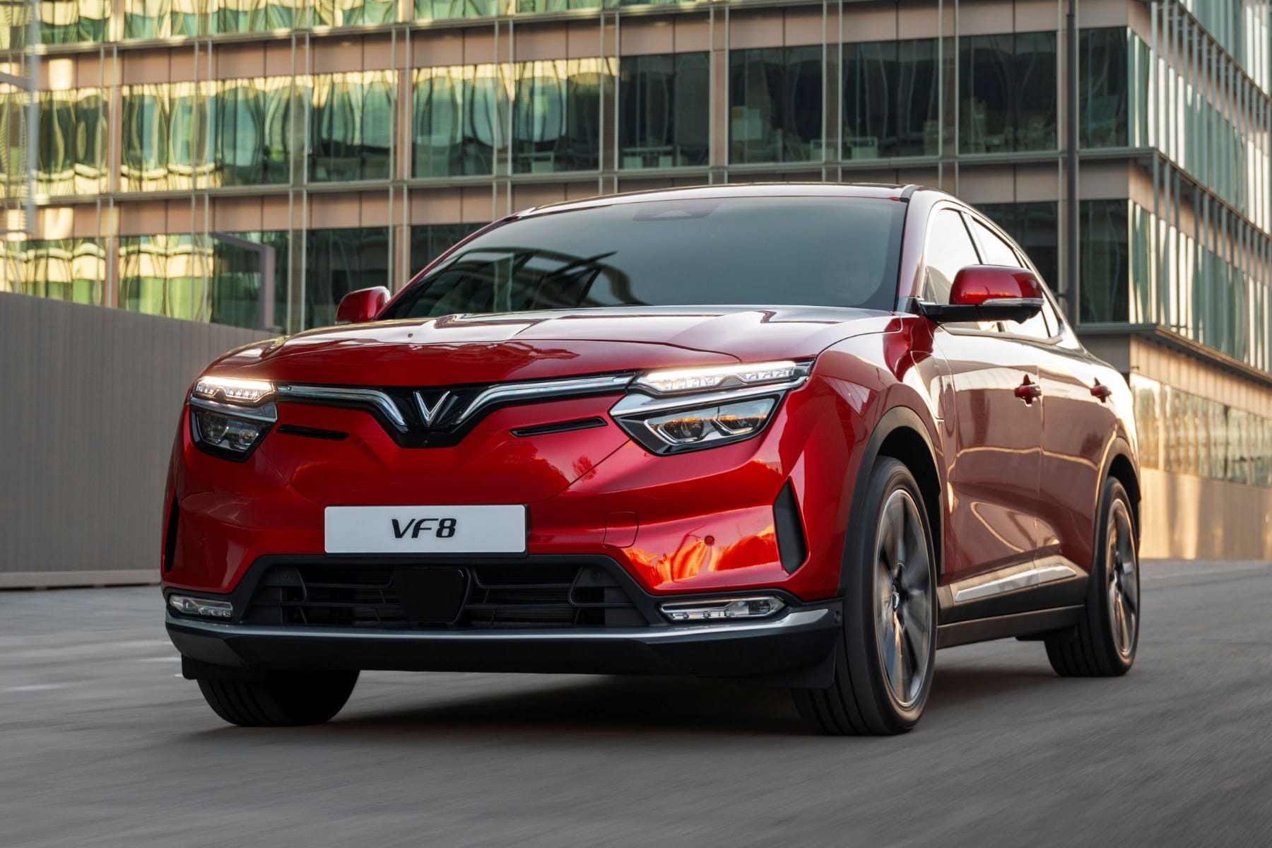 VinFast & Plugsurfing launch charging partnership - electrive.com