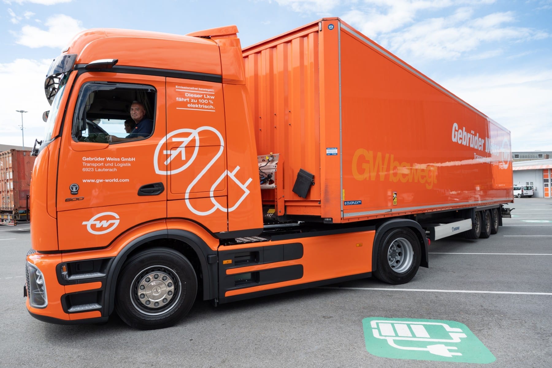 Gebrüder Weiss expands electric truck fleet in Austria - electrive.com