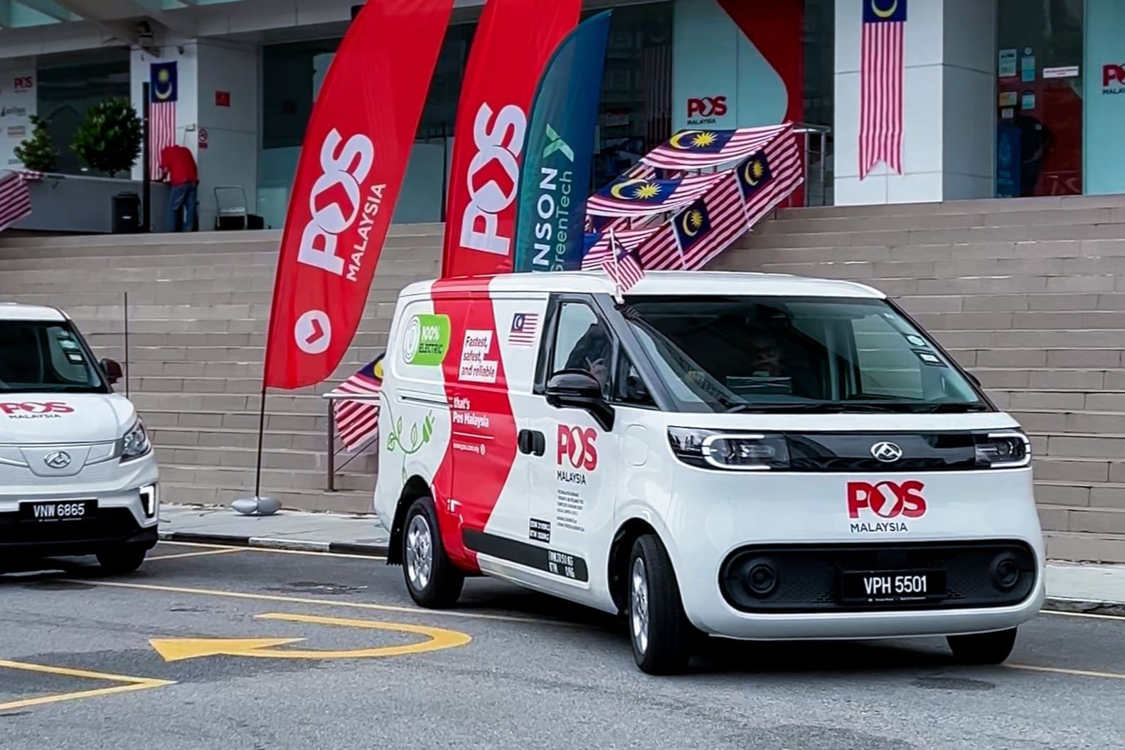 Malaysia's largest all-electric logistic fleet grows bigger - electrive.com