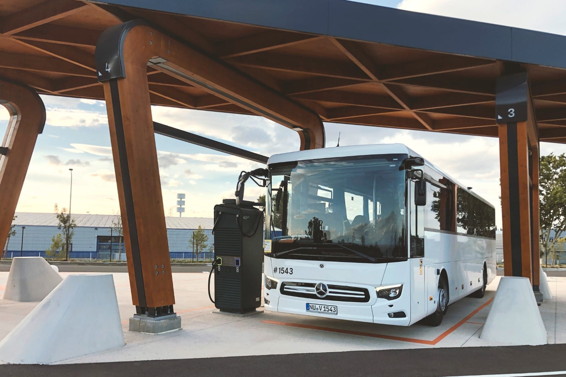 Daimler Buses builds public bus chargers - electrive.com