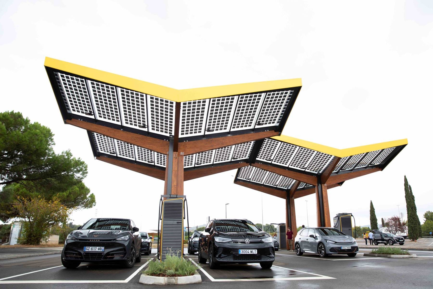 Fastned opens first two charging sites in Spain - electrive.com