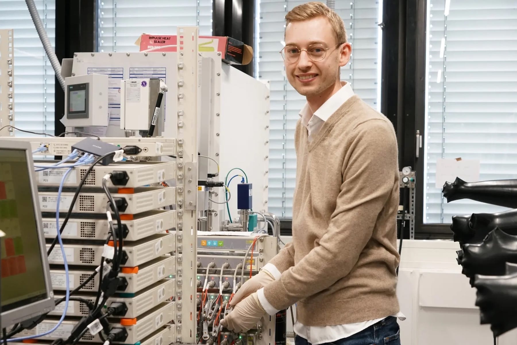 Dendrites also grow inside solid-state batteries - electrive.com