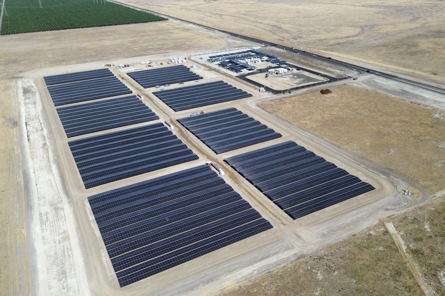 Tesla commissions world’s largest Supercharger site - electrive.com