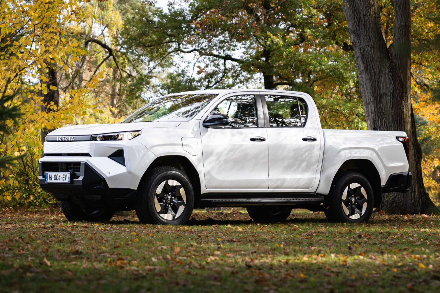 Toyota launches Hilux BEV, confirms FCEV variant - electrive.com
