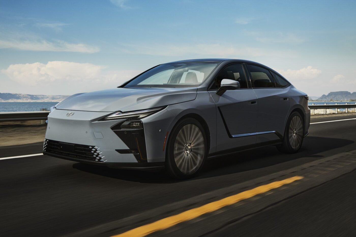 USA: Lexus launches ES with first battery-electric variants - electrive.com