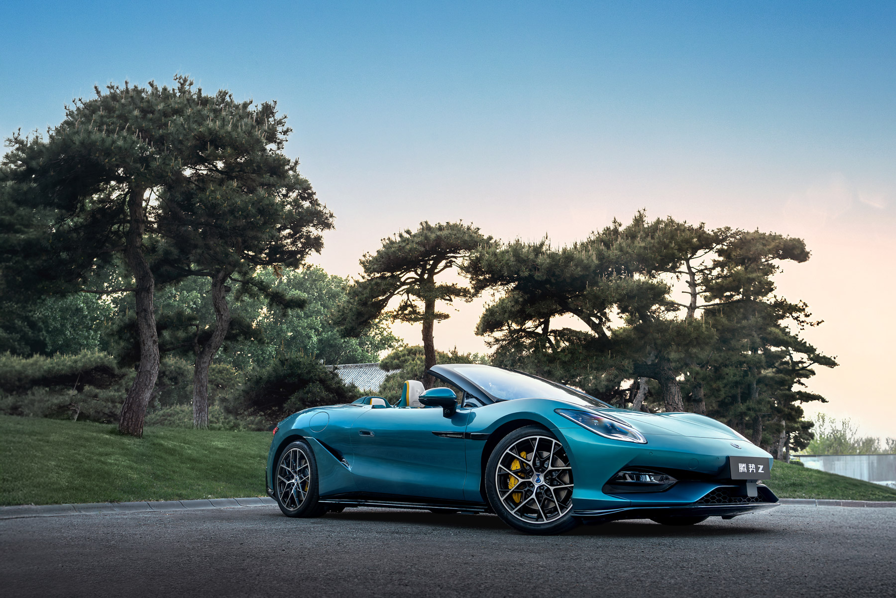 Electric sports car Denza Z launches with 1,180 kW - electrive.com